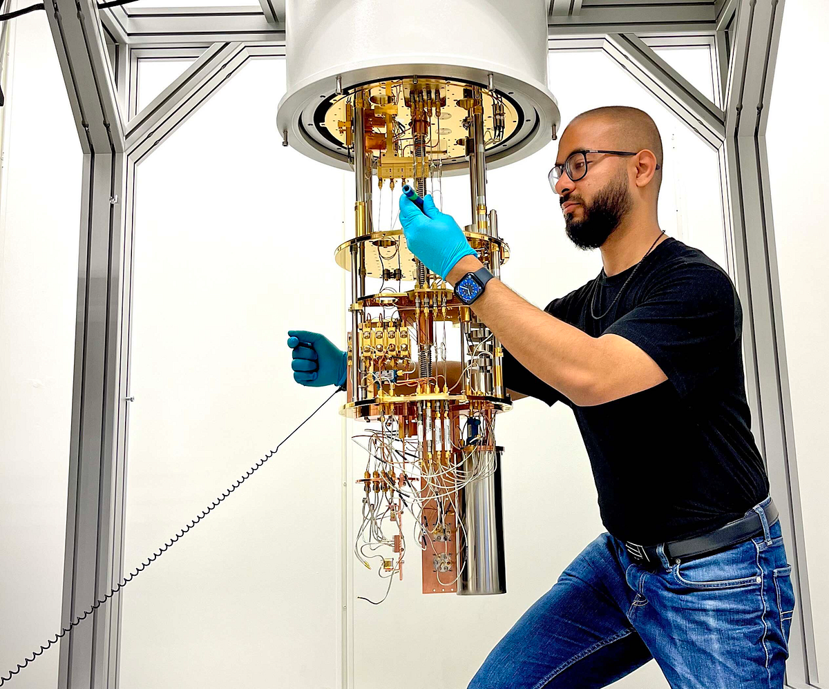 Quantum Computing: Beyond the Hype — Practical Breakthroughs in 2025 | by Daveshpandey | Sep ...