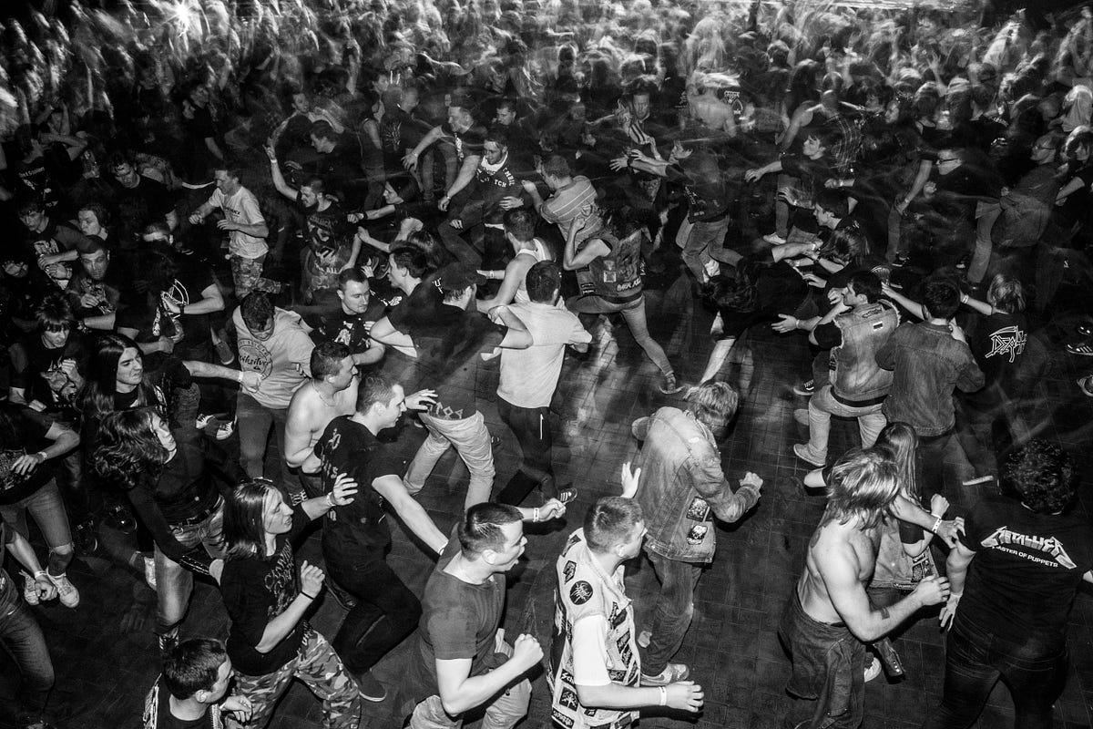 Mosh Pits as a Fluid-Dynamics and Active-Matter Problem | by Paweł ...
