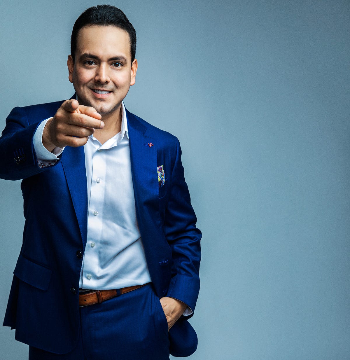 DANIEL VICTOR MOLINA , Experto en Publicidad y Comunicación Política. | by Daxsen Media | Medium