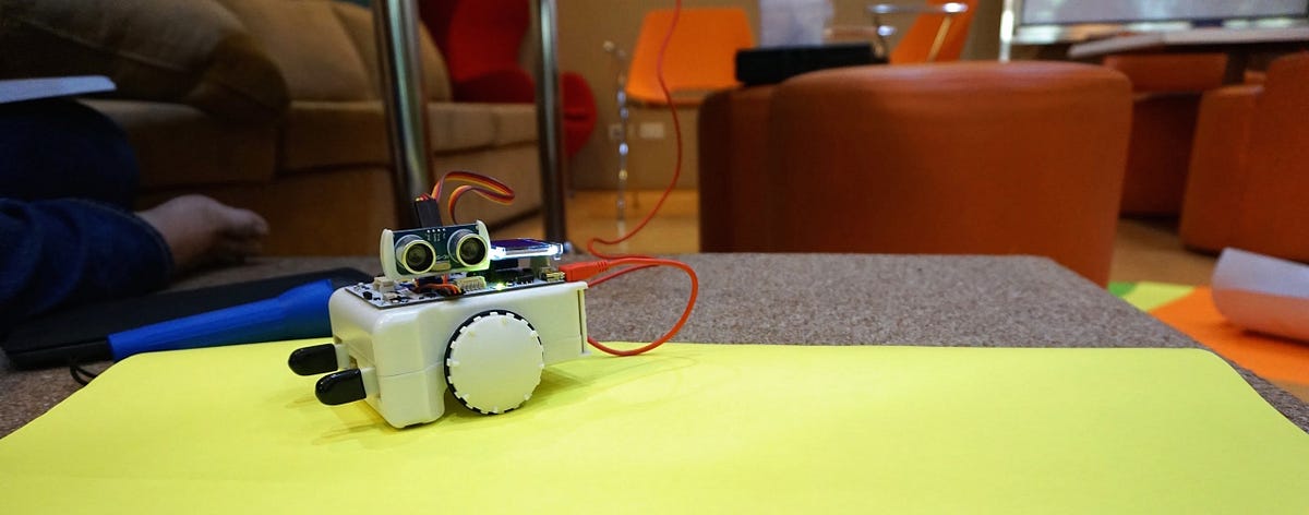 The Robotics Workshop For Everyone | by Nanica.io | Teaching Sparki | Medium