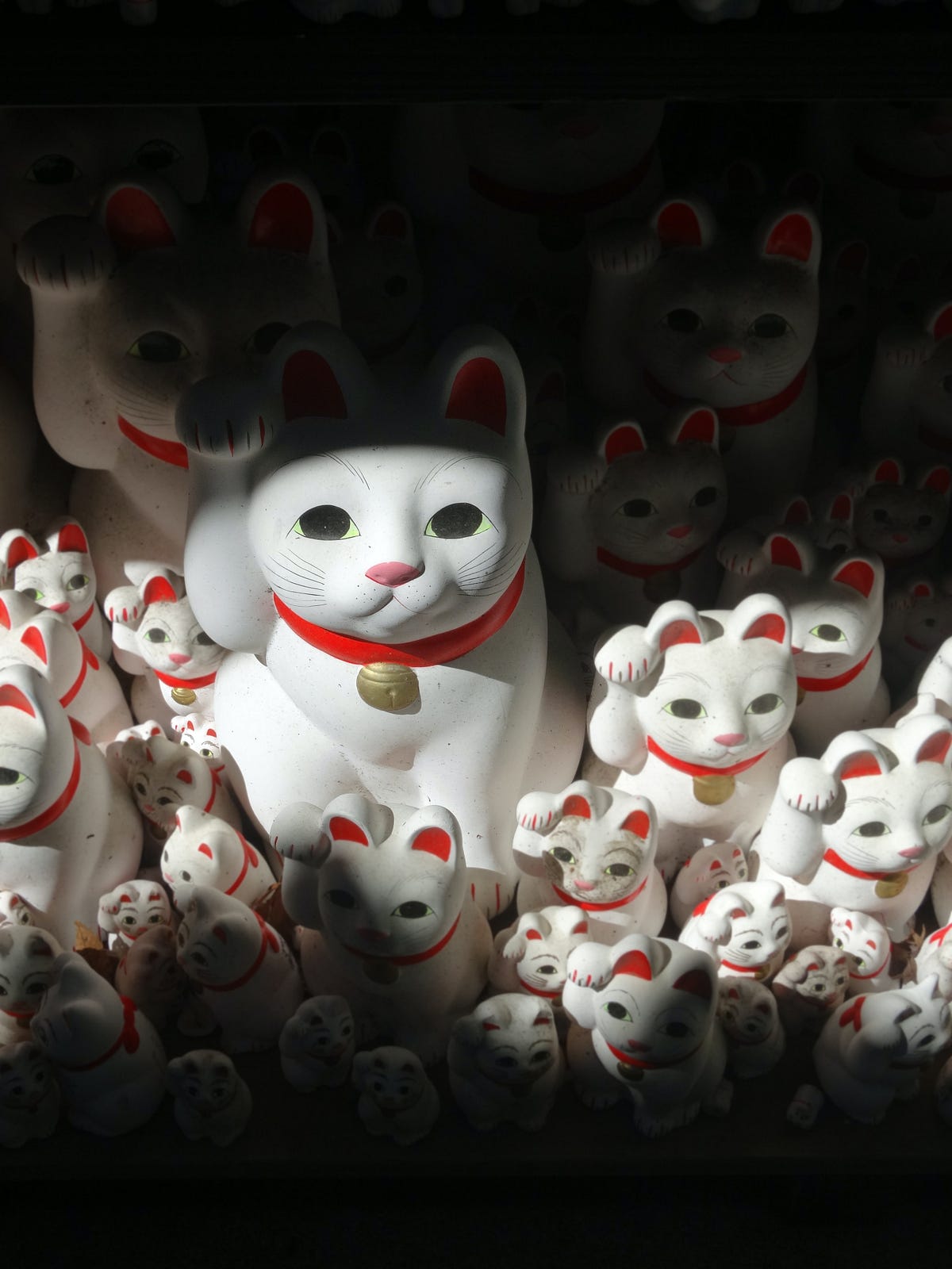 Gotokuji Temple: A Monument of 1000 Cats | by Jessica Craven | Japonica ...