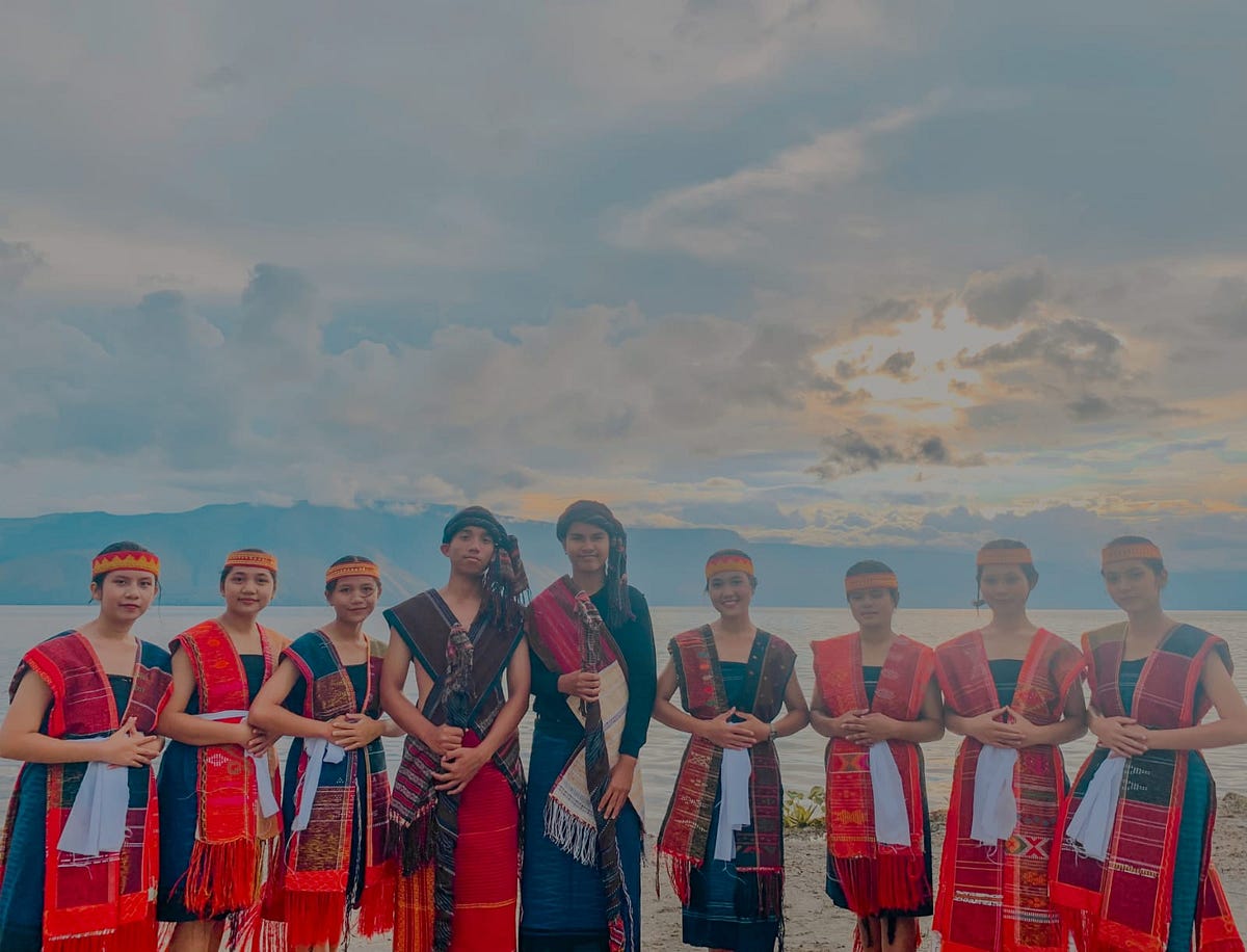 Tari Tradisional Tor Tor. Tor tor adalah tari tradisional adat… | by ...