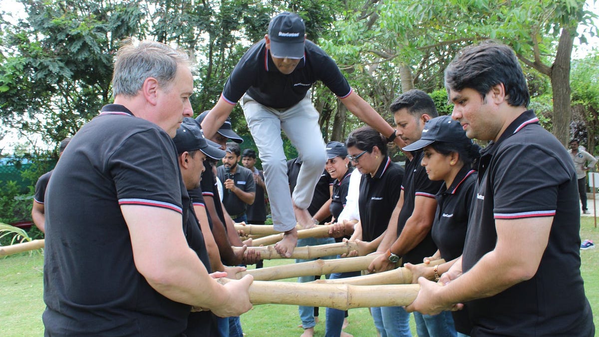 Outdoor Obstacle Race Team Building Activity - sk vishesh - Medium