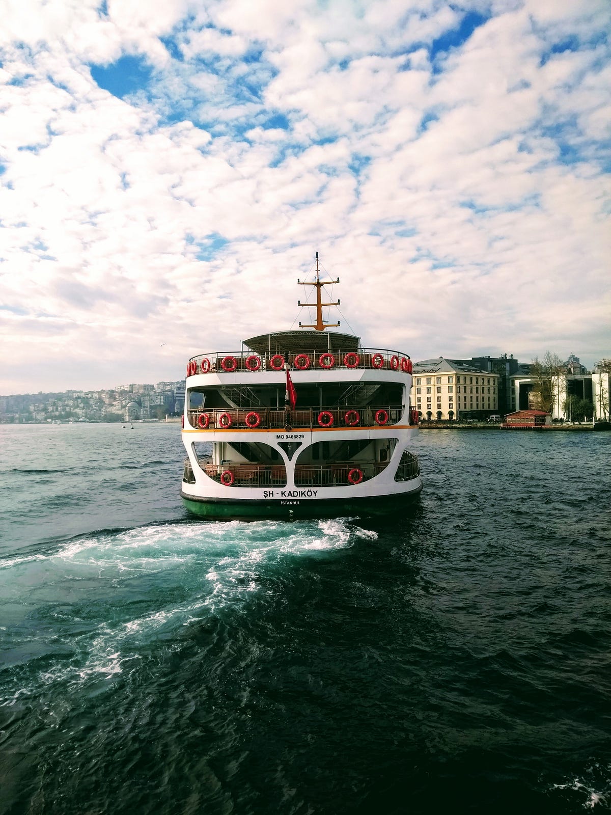 Vira Bismillah!. Elinde bir sigara vardı, siyahlar… | by Derin_Denizden | Medium