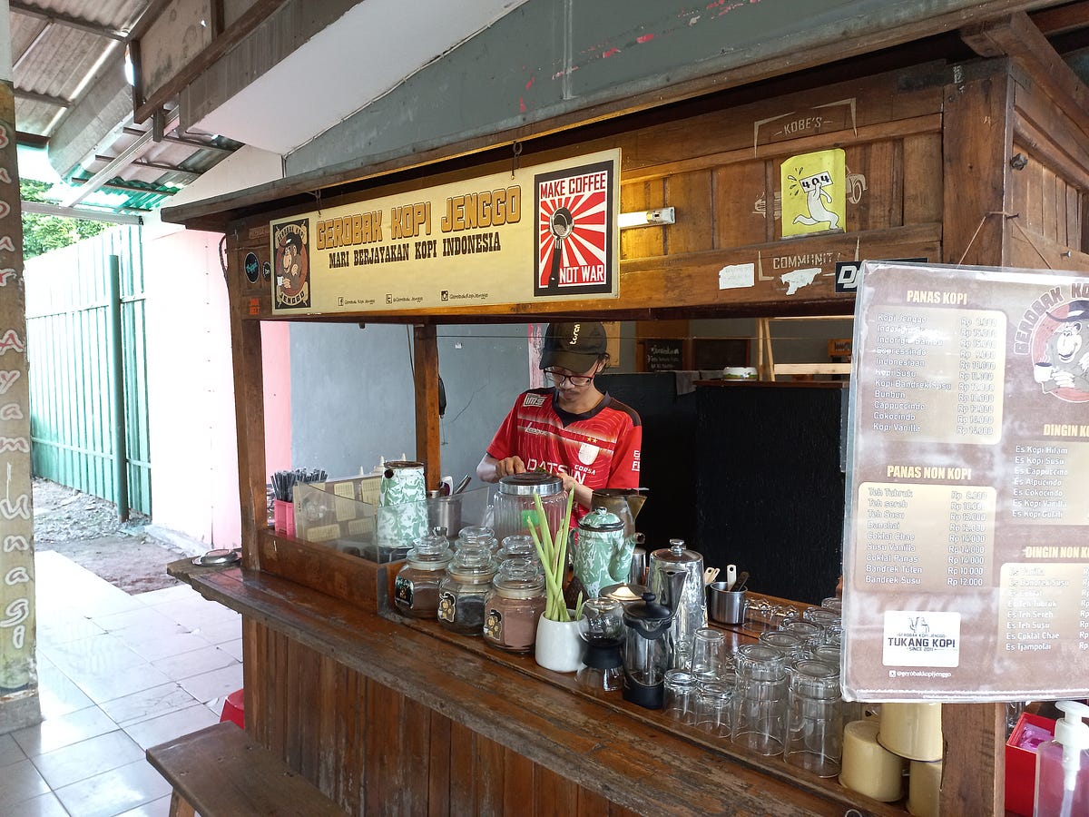 Ngopi Santai di Gerobak Kopi Jenggo | by Alya N | Jun, 2024 | Medium