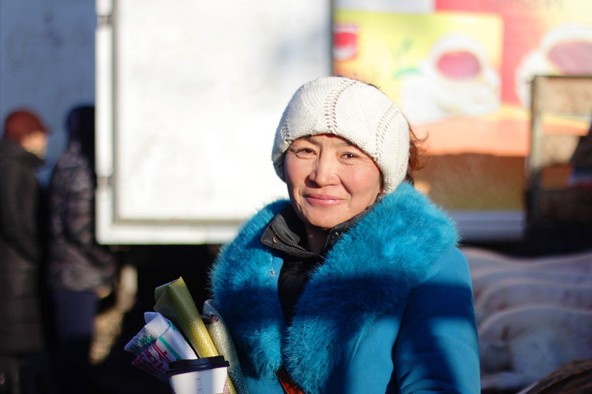 “Гурван жил шуудай зарж гэр бүлээ тэжээж байна By Caffe Bene Mongolia Caffebene Medium