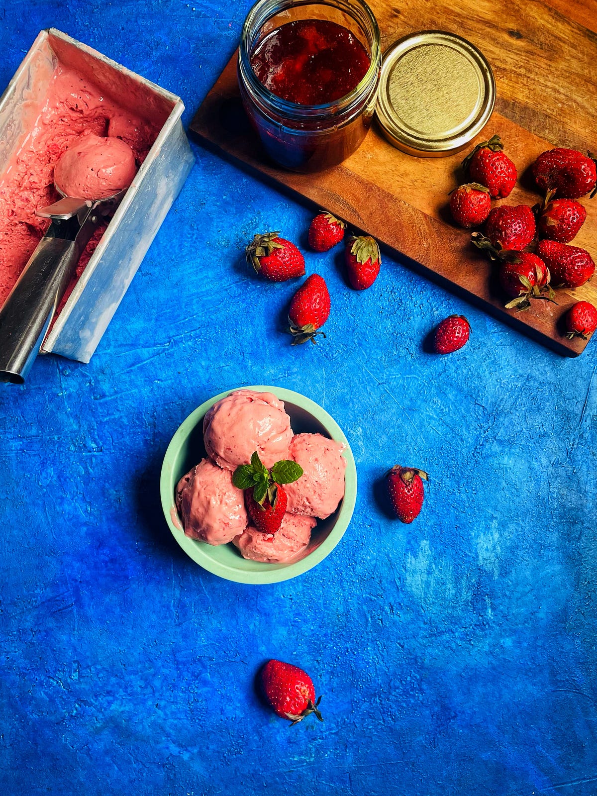 Easy Homemade Strawberry Ice Cream | Eggless Fresh Strawberry Ice Cream ...