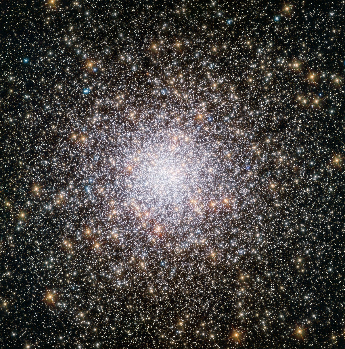 NGC 362. Un altro gioiello nella collezione di… | by Michele Diodati ...