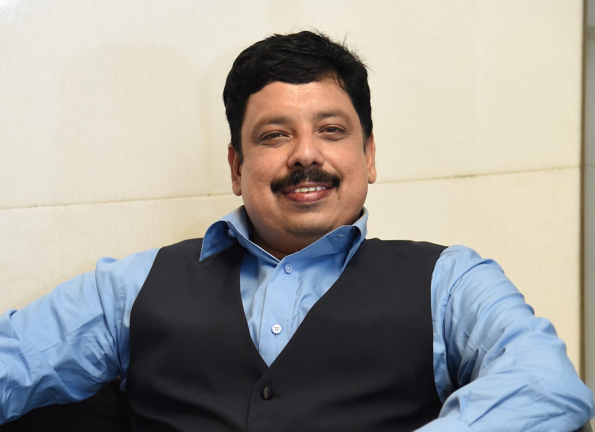 Anand Neelakantan, the author of Bahubali trilogy; the official prequel ...