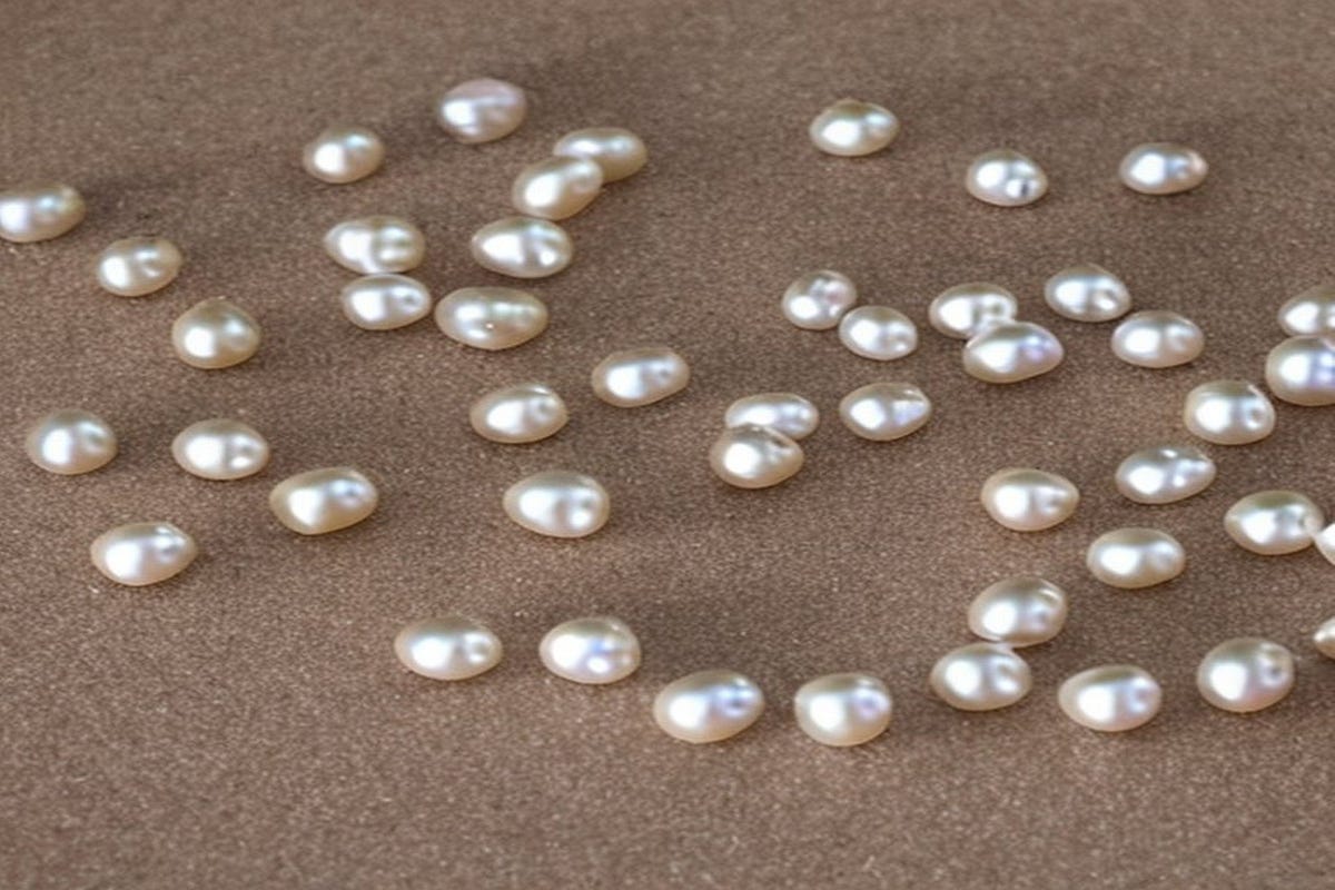 Pearls - 17 Onji — Haiku, Senryu, and Zappai - Medium