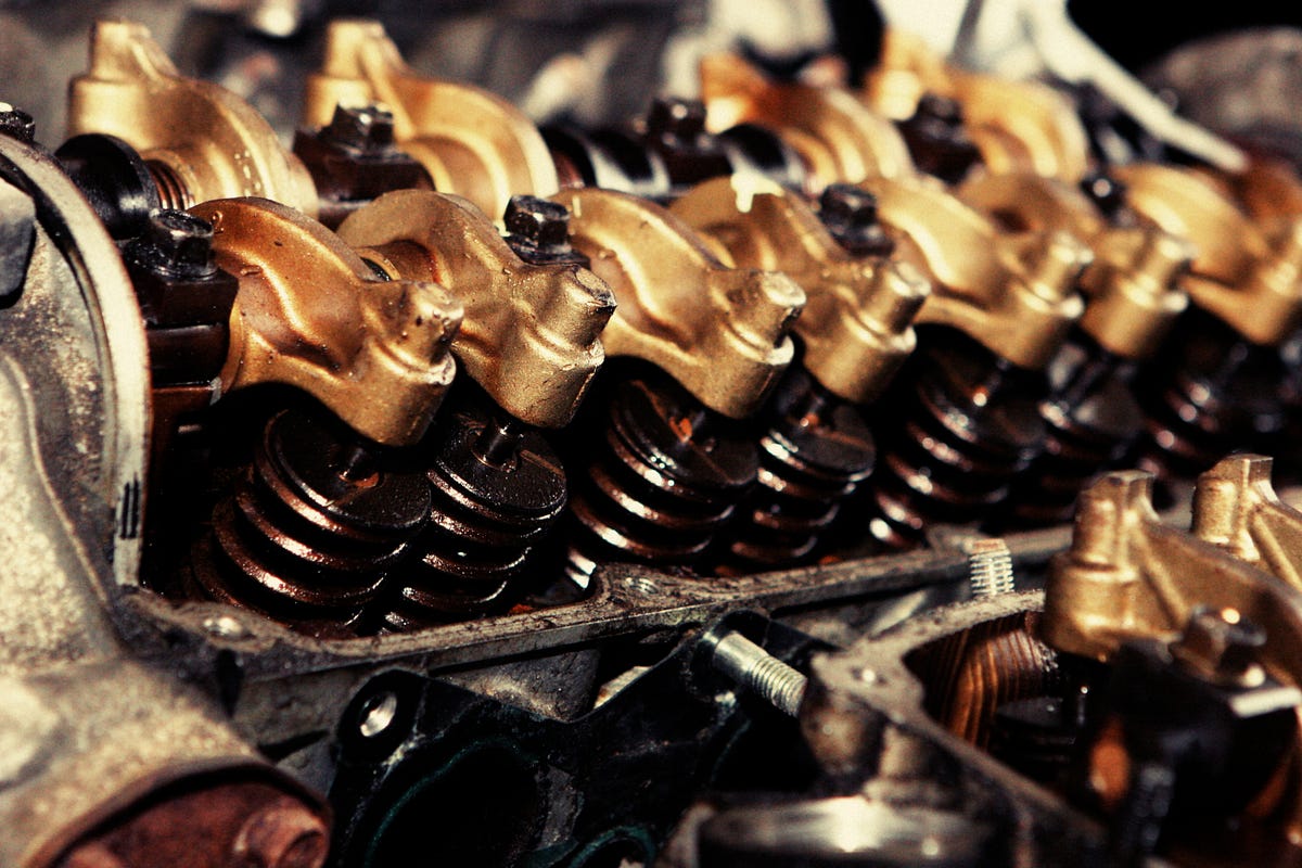 Lazy loading React Components using RequireJS and Flux | by Rolf van de ...