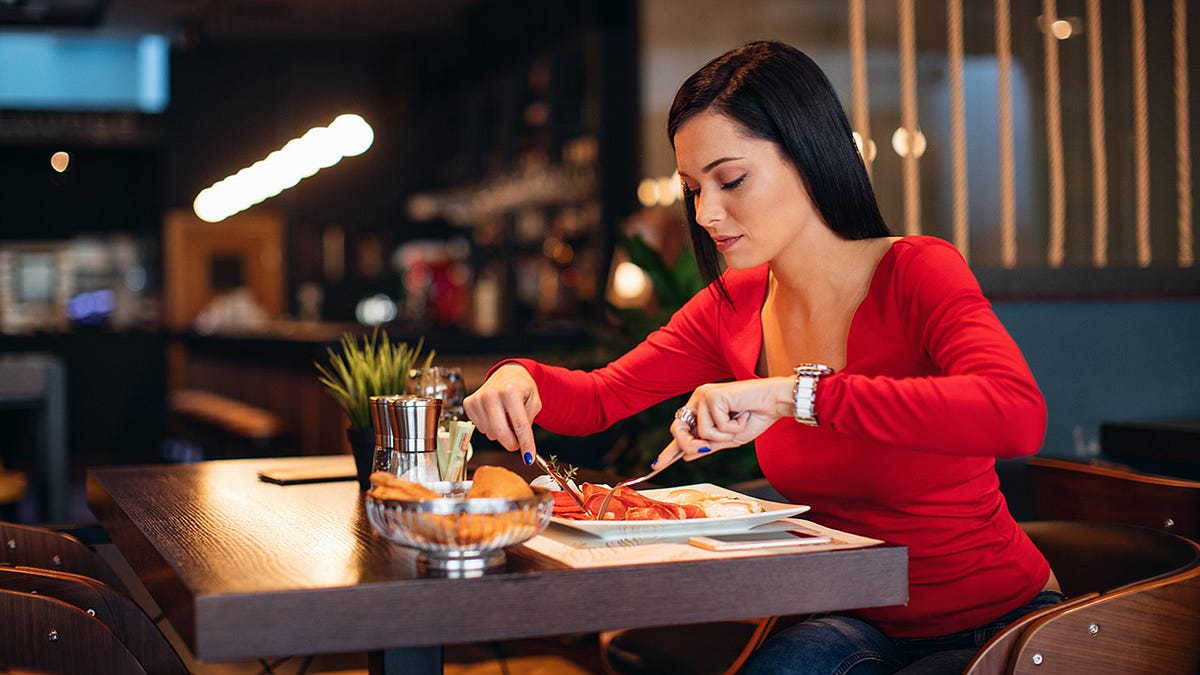 Business Video Roundup: Future of Retail, Responding to Negative ...