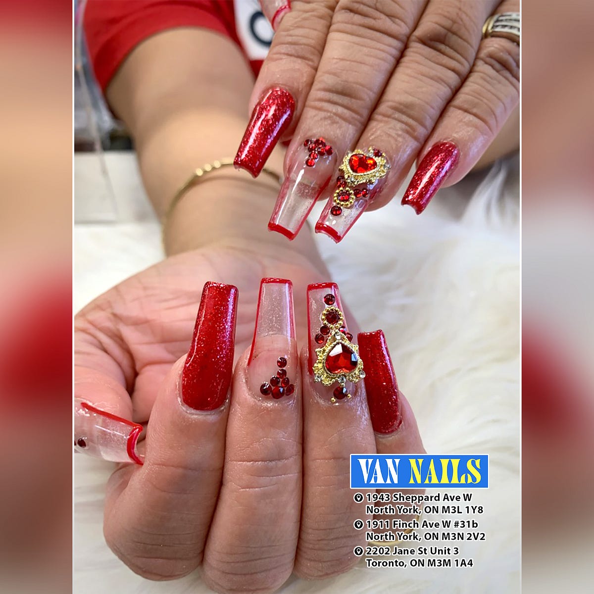 Take a look at the cutest Christmas nail designs and the brightest ...