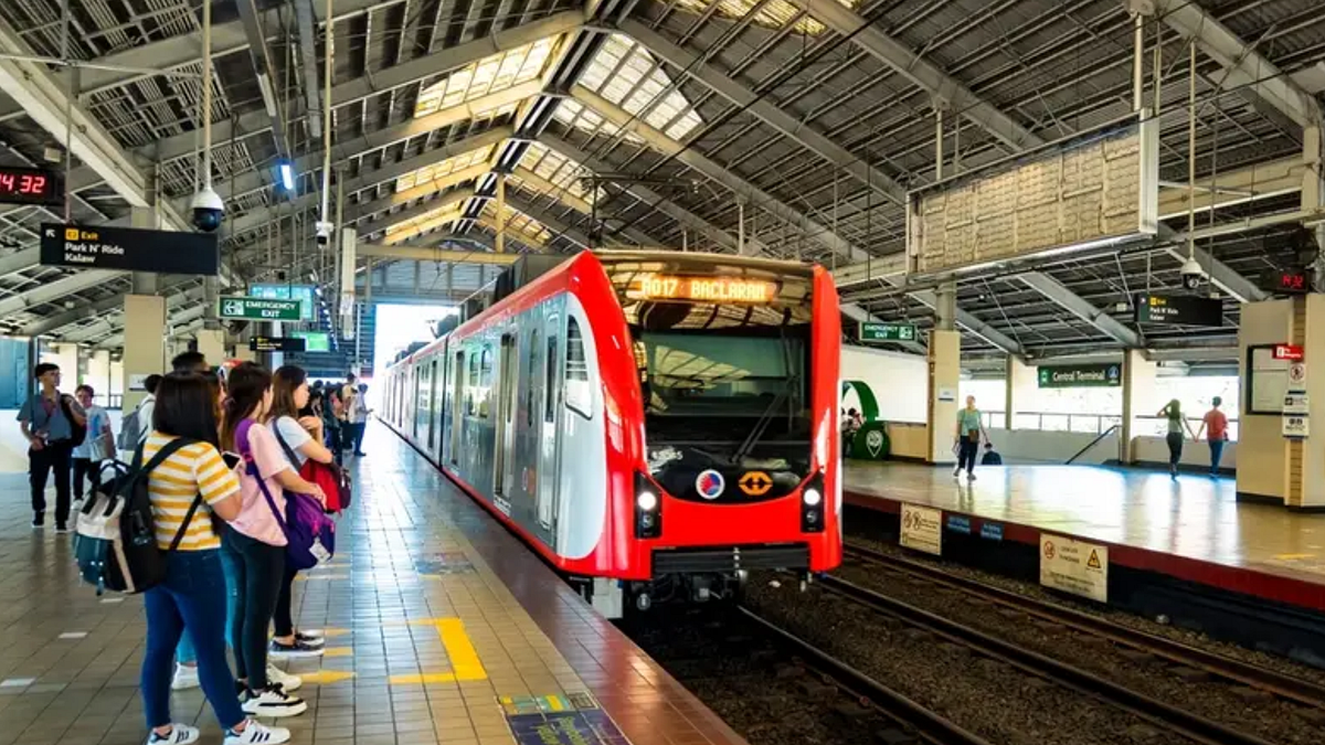 Students, workers to bear brunt of the proposed LRT-1 fare hike | by The Manila Collegian | Medium