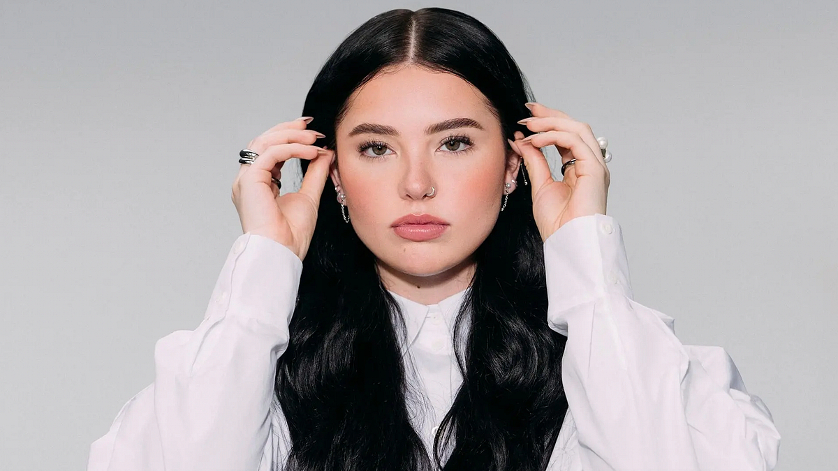 Lauren Spencer-Smiths Album “THE ART OF BEING A MESS” Is Finally Out, Let’s Discuss | by Farida ...