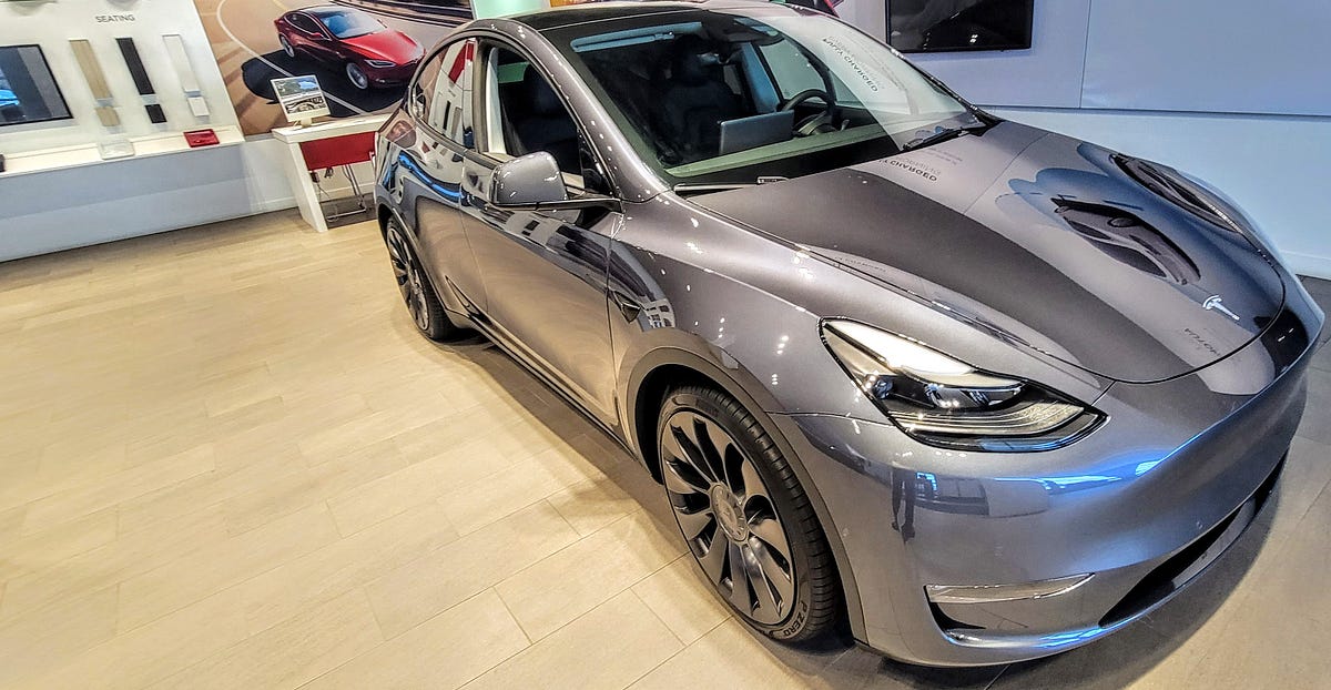 Two Things to Know Before Ordering a Tesla | ILLUMINATION