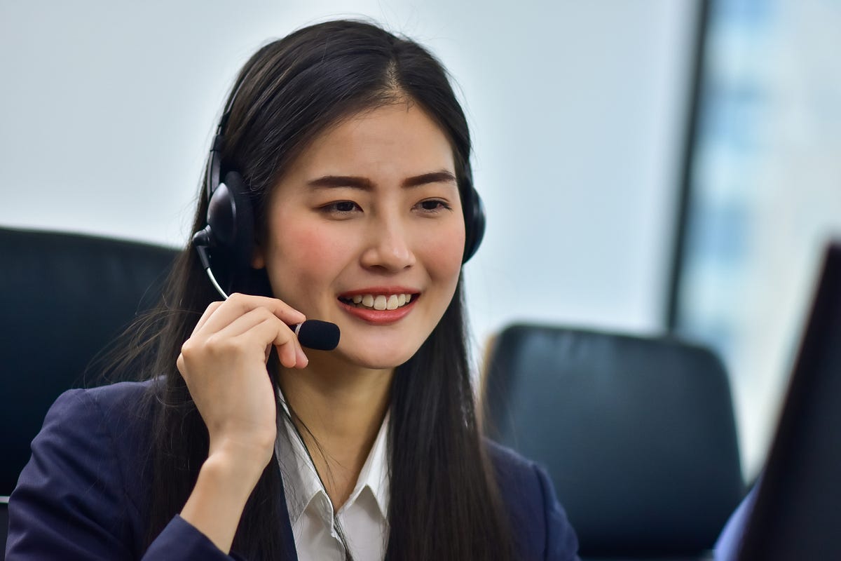 The Ultimate Guide to Standing Out as a Top Virtual Assistant | by OptiNizers | Aug, 2024 | Medium