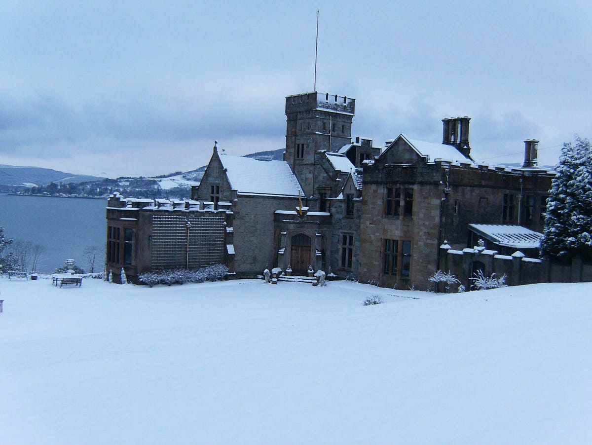 Famous wedding venues in Scotland | by Alana Dicknut | Medium