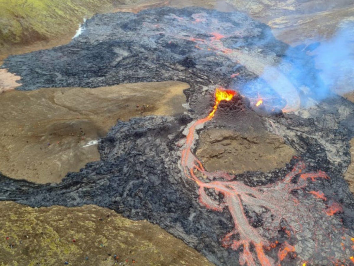 Volcanic Eruption Chronicles: Iceland’s Reykjanes Peninsula Unveils ...