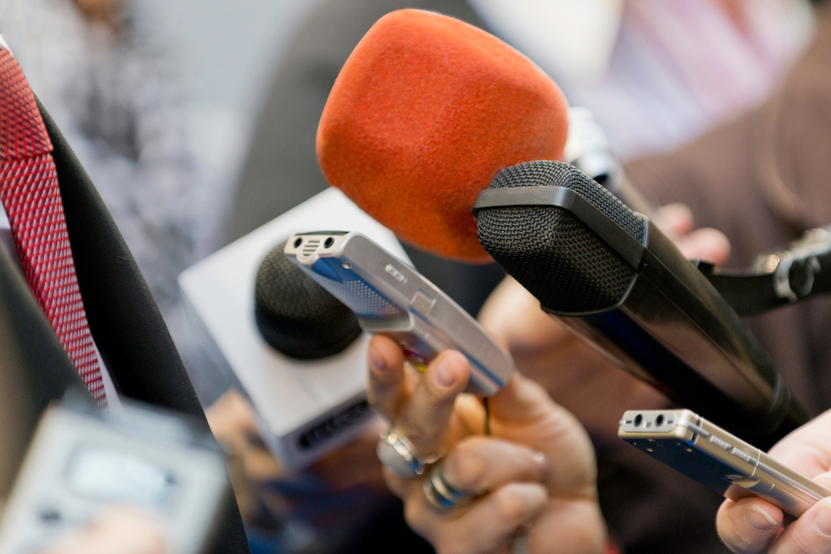 Blogging Vs Journalism. What is the difference between blogging… | by ...