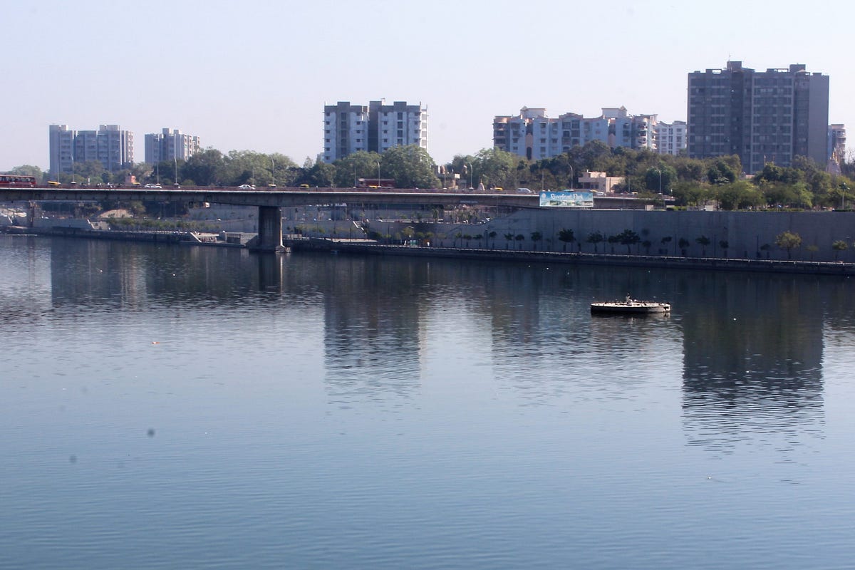 first travel — to the banks of Sabarmati | by Subhashini Krishnan | Medium