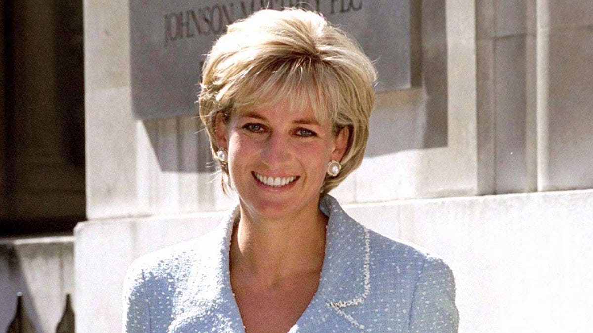 The Narrative Surrounding The $1 Million Sweater Of Princess Diana ...