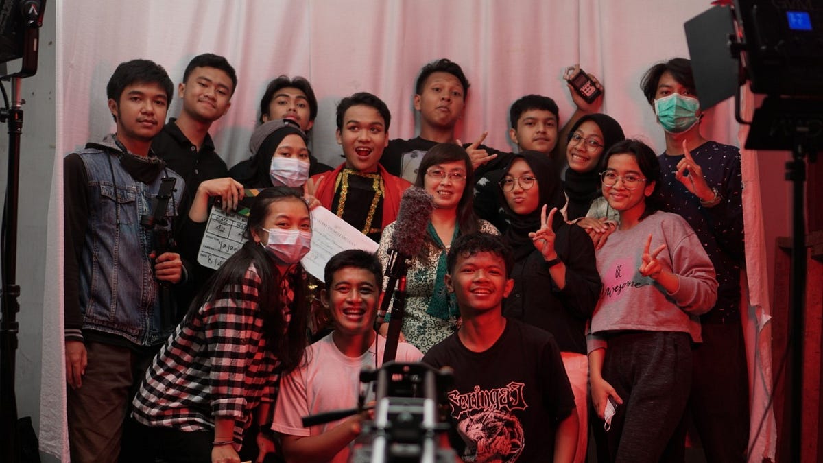 Eternal: Antara Regenerasi dan Profit | by Gilang Luhung | Medium