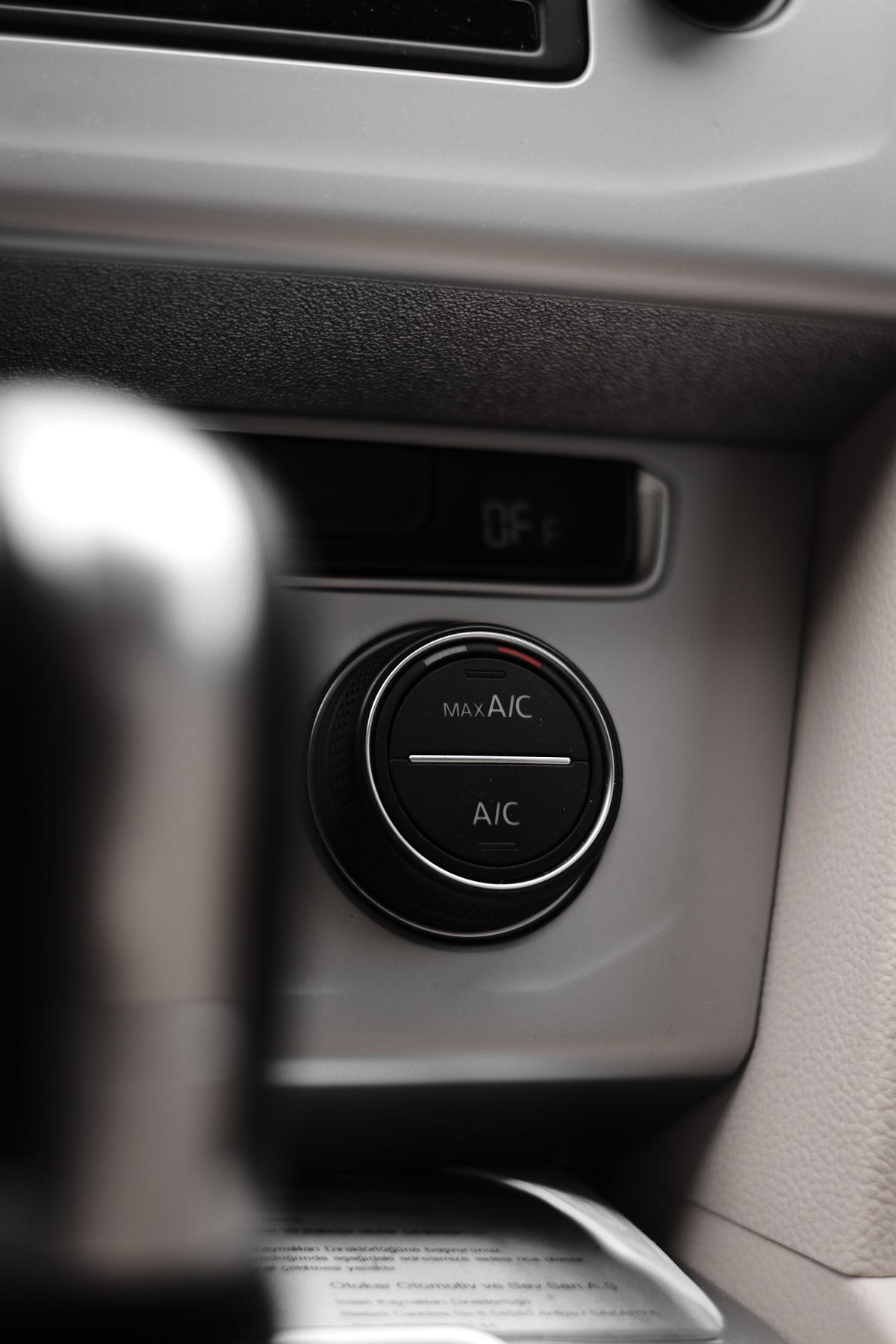Cara Membersihkan Filter AC Mobil dengan Mudah | by Ucil Garage | Medium