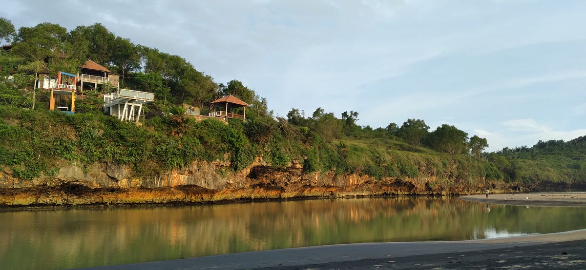 Ngiroboyo Beach | by Im'Izhar | Medium