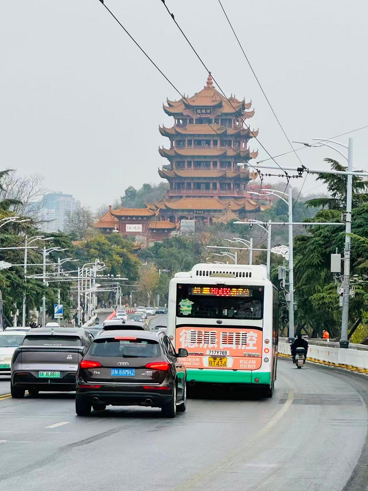 Travelogue: Yellow Crane Tower. Singing, Dancing, and Free Wine | by ...