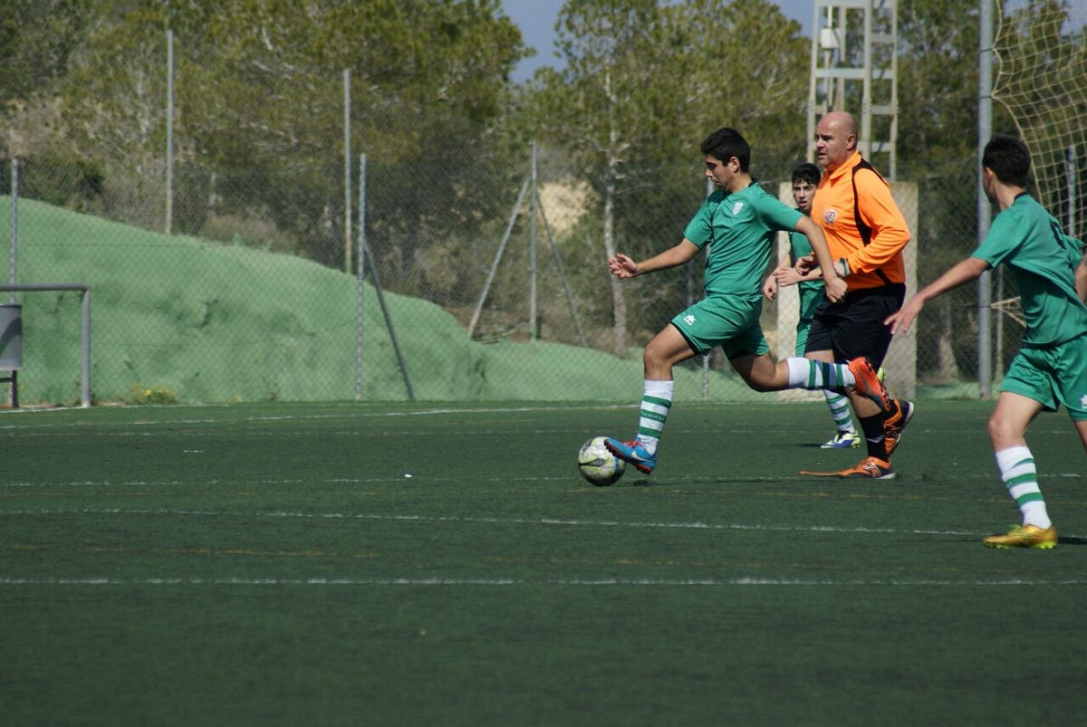 ¿Futuro periodista?. Hola a todos! Soy Leandro Navarro pero… | by LEAN ...