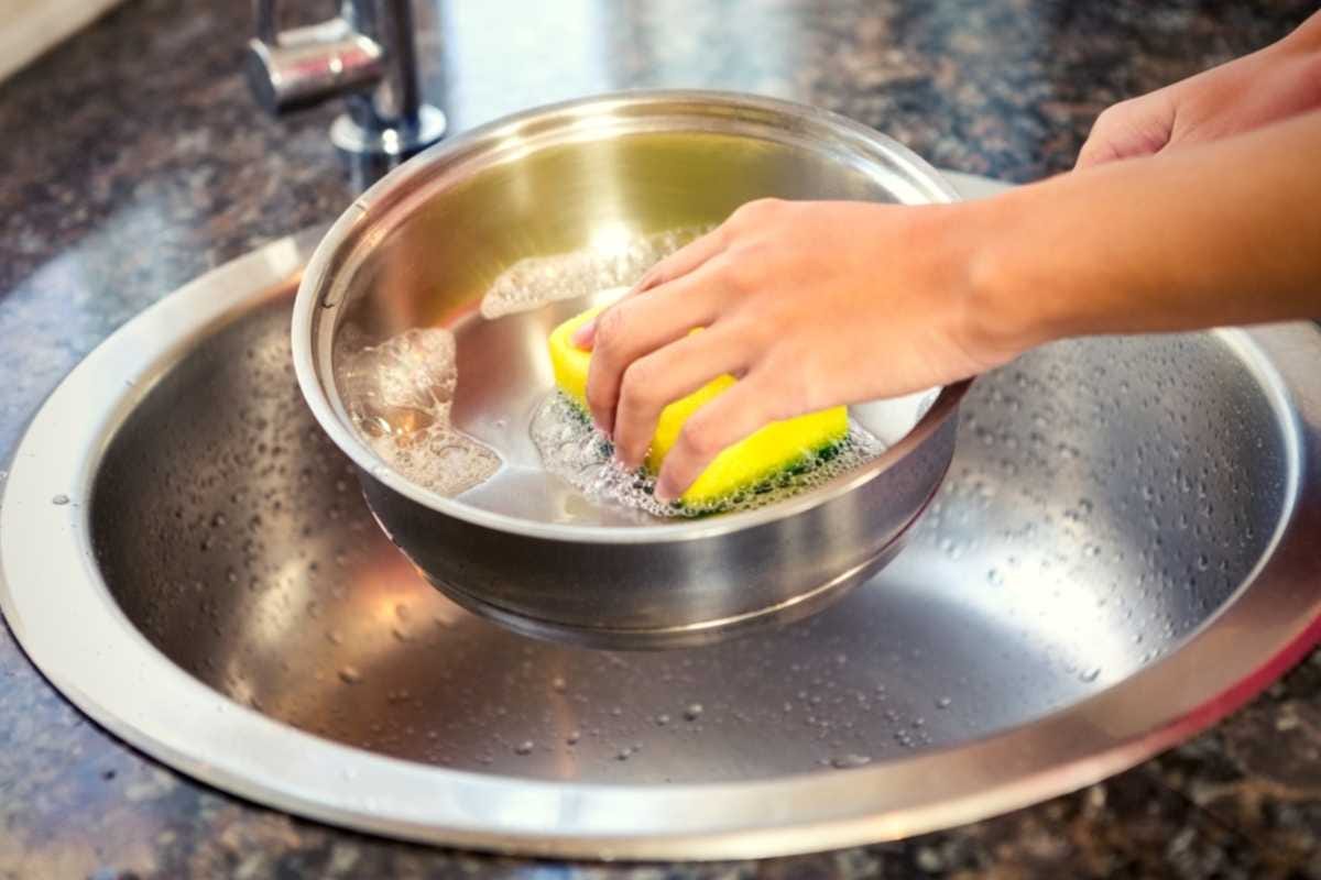 7 Cookware Cleaning Hacks for a Sparkle Finish | by Usaim | Medium