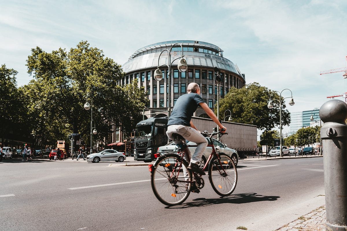 [Flutter]MainAxisAlignment CrossAxisAlignment の利用方法 | by katz 🐻‍ ️ | Medium