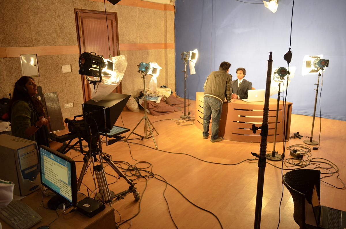 Understanding The Dynamics Of Method Acting | by AAFT | Medium
