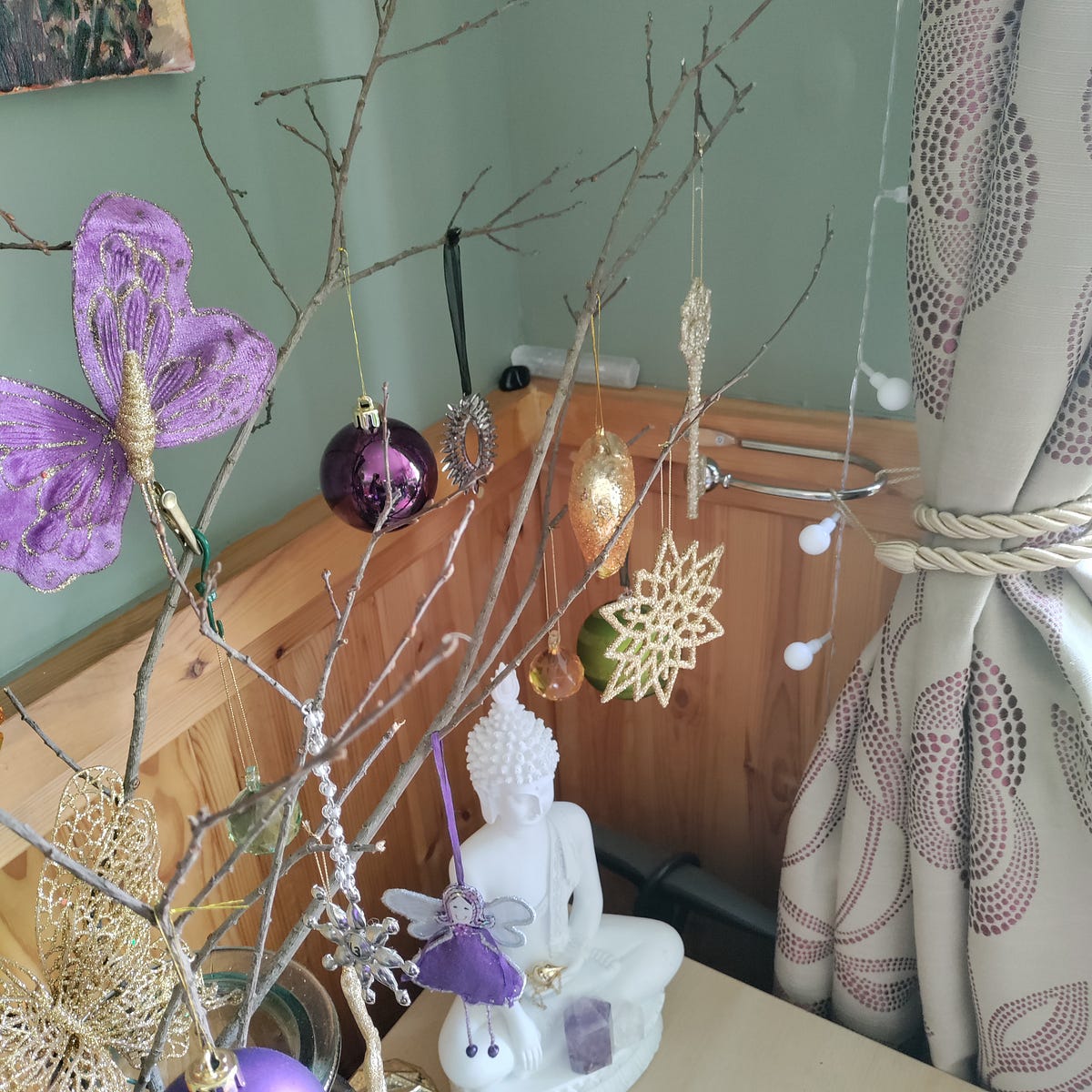 How to Create a Protective Energy Grid in your Home with Crystals | by Luminis Therapy | New ...