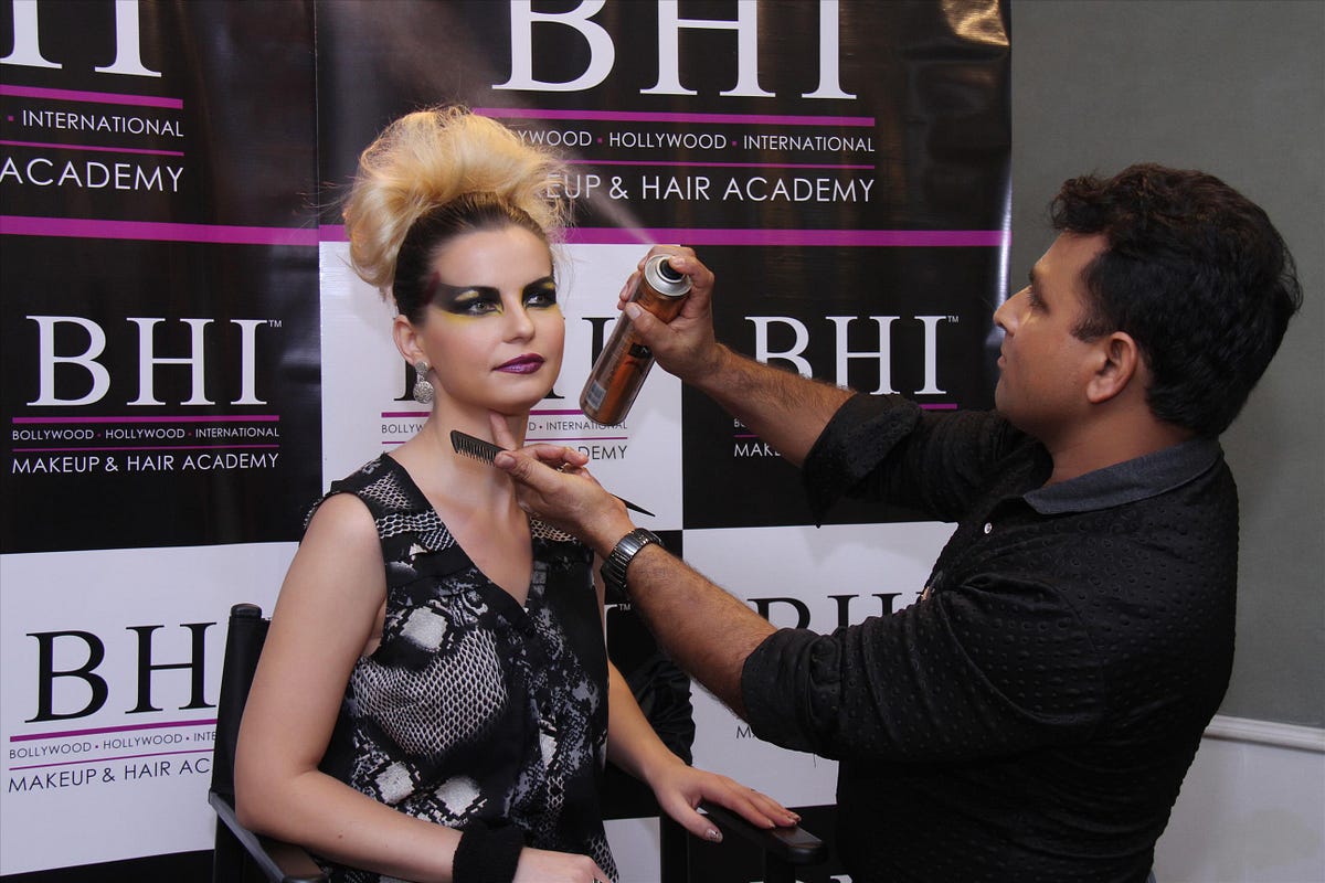 Explore the rich scope of makeup market today | by Aditi ray | Medium