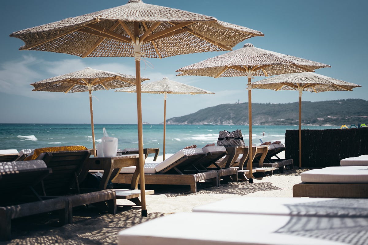 Beach Clubs: 12 Sugestões pelo País | by zomato Portugal | Zomato Blog ...