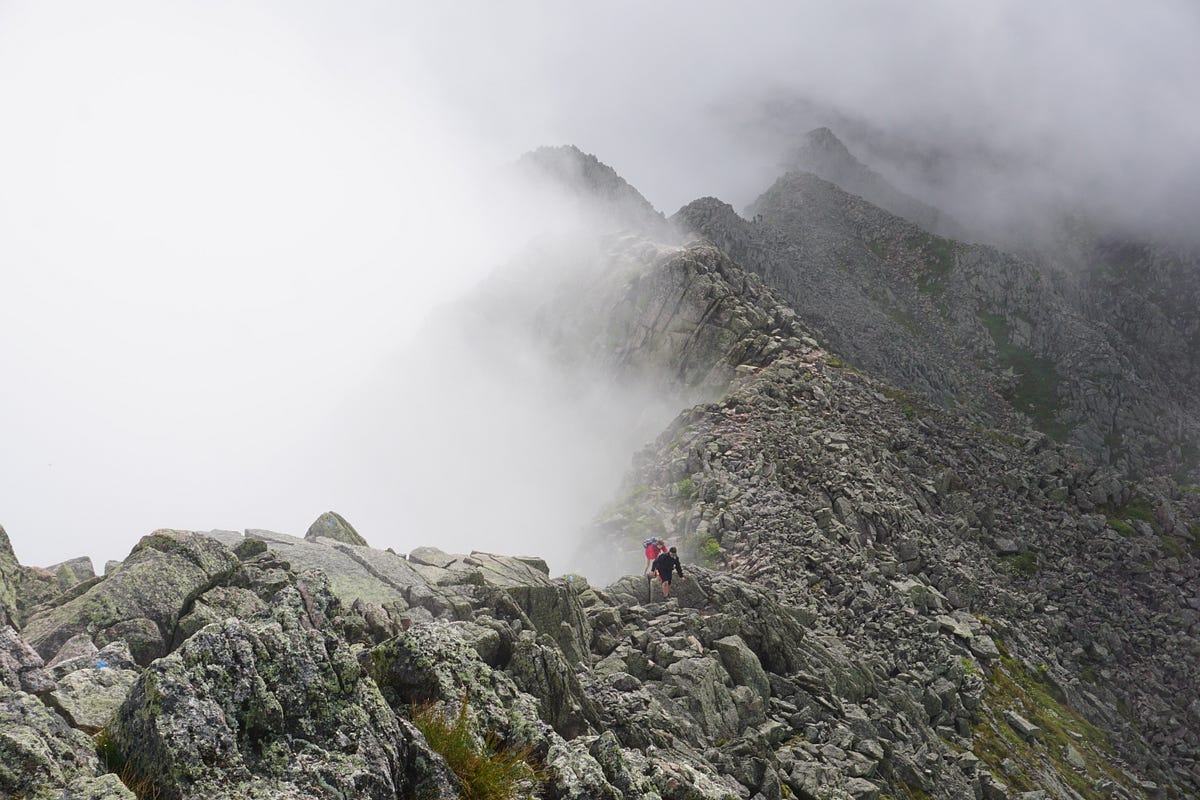 Here’s What it Was Like to Hike the Infamous Knife Edge Trail on ...