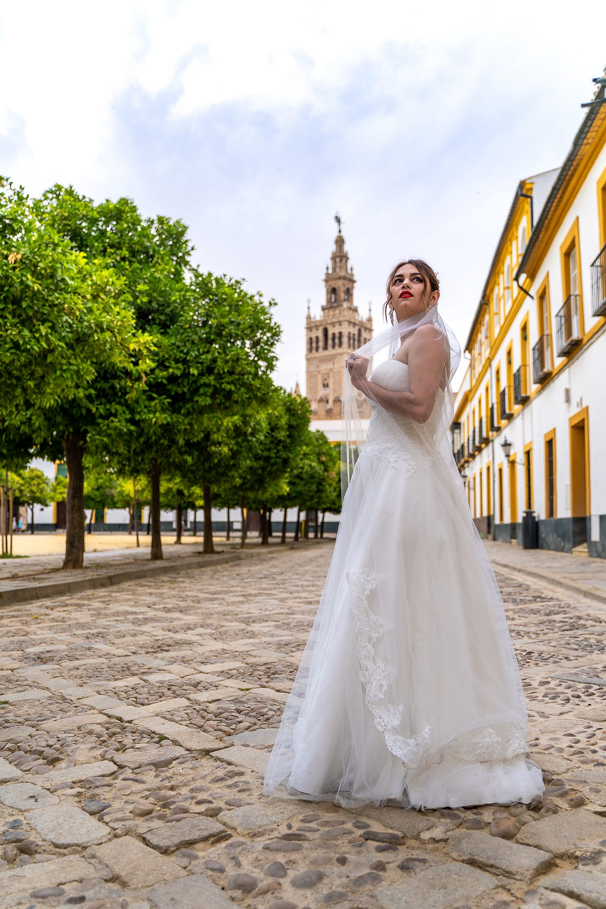 UNA NOVIA EN SEVILLA - Wendell Rickon - Medium