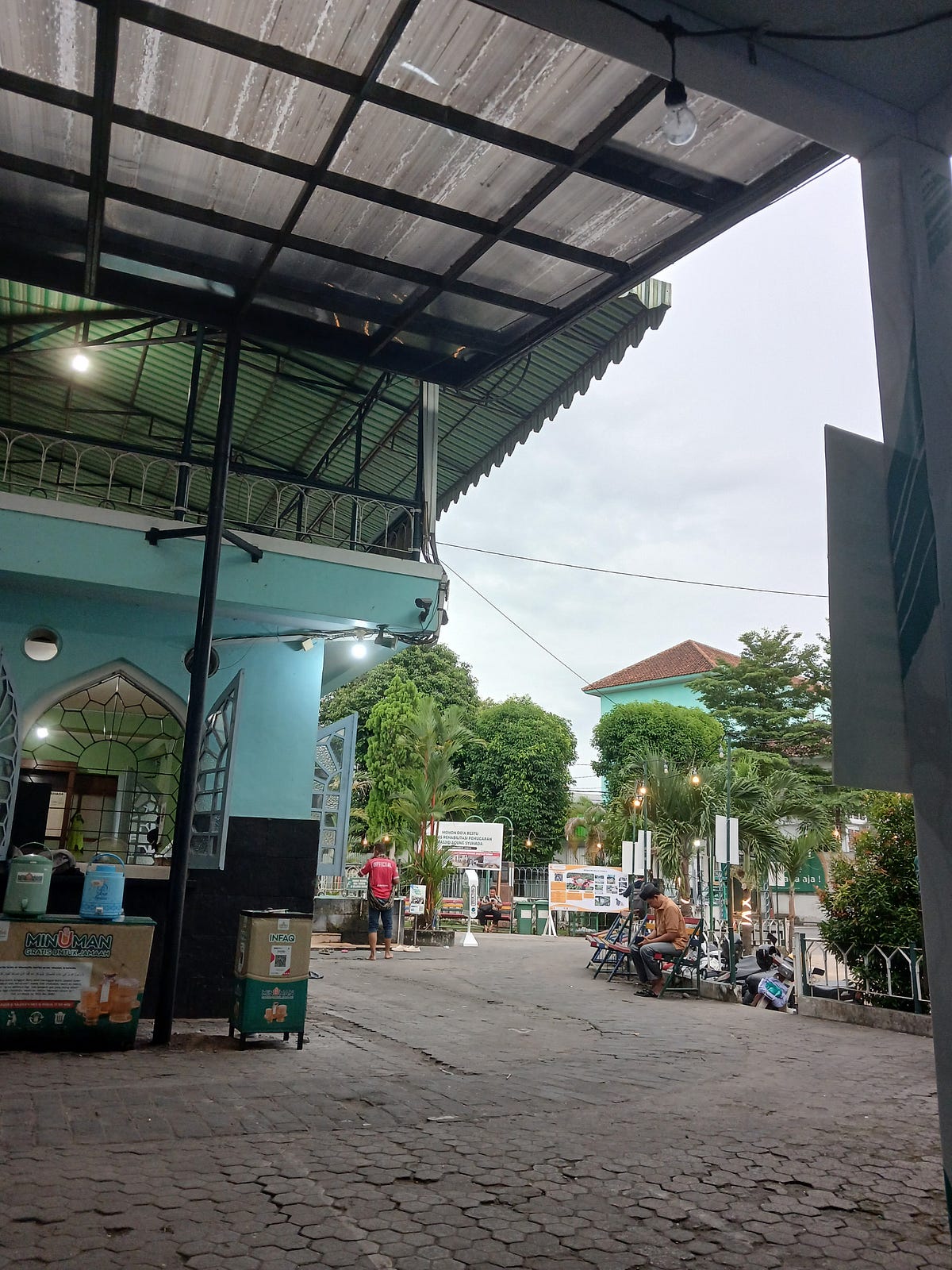 Selasar Masjid Syuhada Kotabaru. butuh waktu dua tahun untuk bisa… | by ...