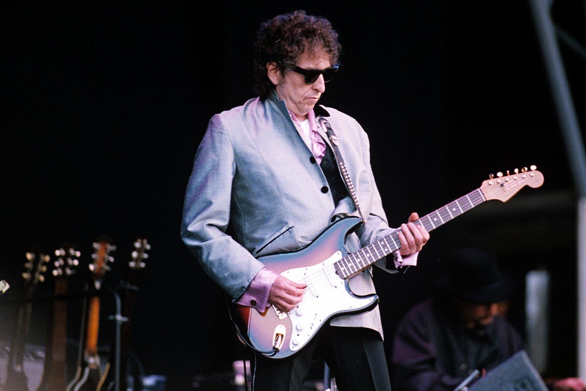 Time Out of Mind: Bob Dylan (1983–1997) | by Marcus Singletary | Medium