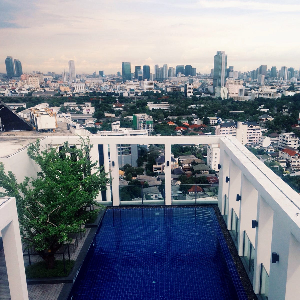 I Life : ในเมืองกรุง #EP.1 (First Impression) | by Jedsada Jaipin | Medium