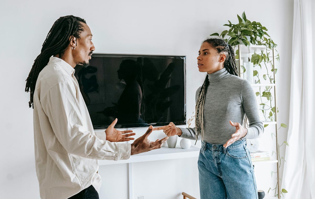 8 Behaviours in a relationship that cross boundaries and are red flags ...