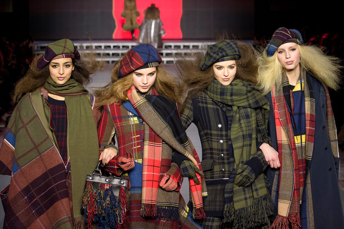 We’re All Still Mad For Plaid. Check out 6 street style-approved takes ...
