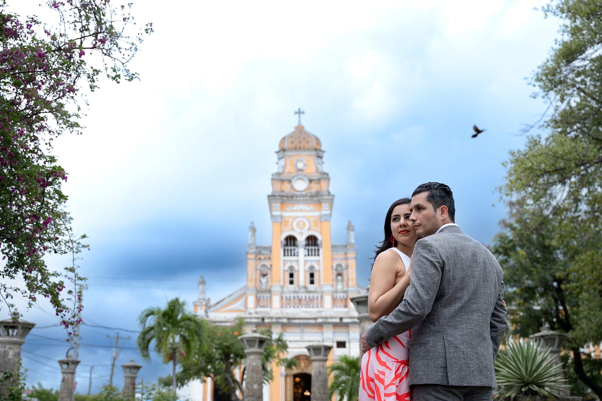 EL AMOR ES UNA FUERZA PODEROSA - Wendell Rickon - Medium