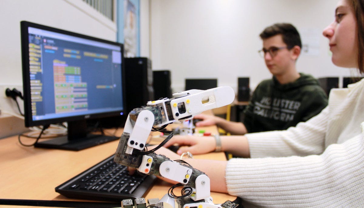 Kids must learn robotics, but do you know why? | by Gilles Lassus | luos | Medium