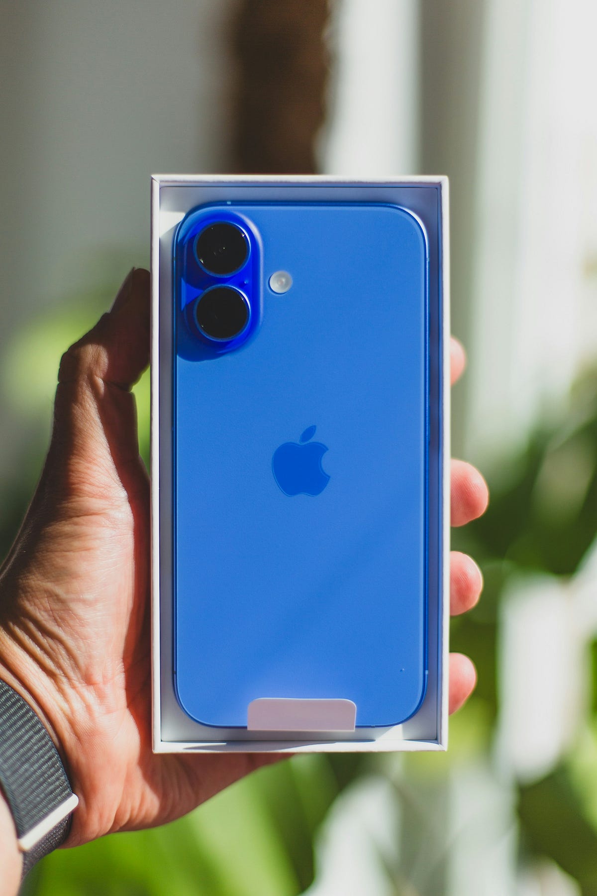 “The Psychology Behind Keeping Your iPhone Box: Apple’s Strategic ...