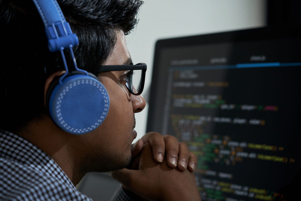 7 Reasons Why You Should Hire a Custom Software Developer | by Techverx ...