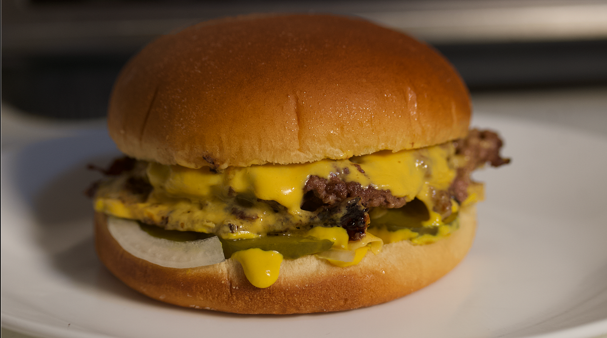 How To Smoke Up Your Tiny College Apartment: The Smash Burger Tutorial | by Elijah E Dulay | Oct ...