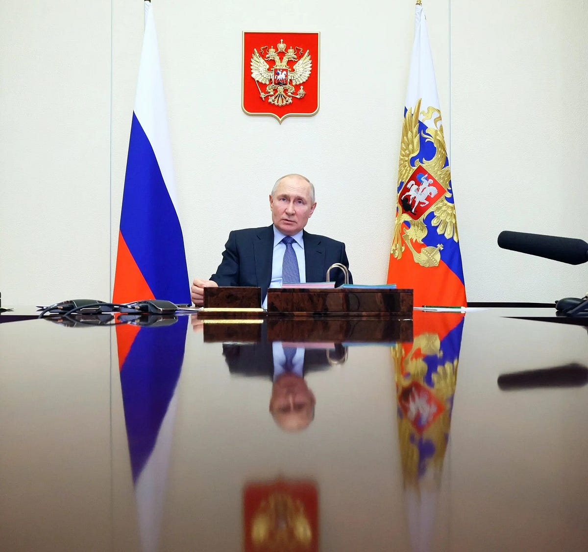 Putin’s Final Trap: A War He Can’t Win and a Regime That Can’t Survive ...